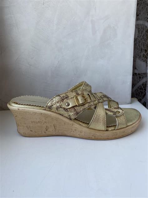 Шльопанці — цена 409 грн в каталоге Шлепанцы Купить женские вещи по доступной цене на Шафе