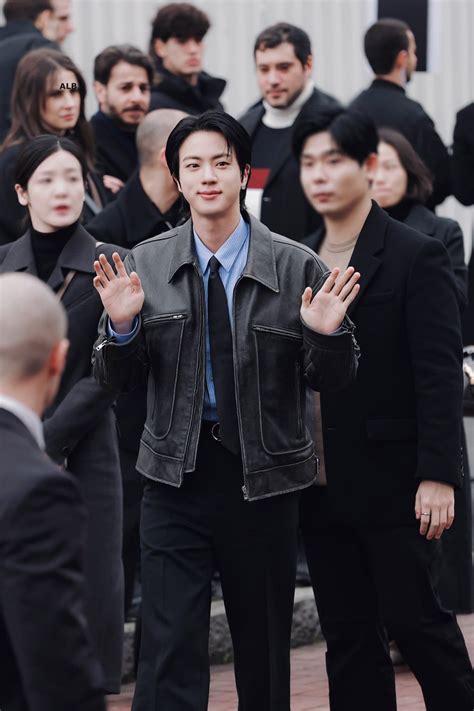 勇敢拍的這張！！！！！ 爆幹可愛的微笑真的也可以要我的命 我不行了⋯⋯⋯⋯⋯⋯⋯⋯⋯ 金碩珍快點來救我喔⋯🫥