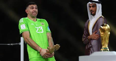 Goleiro da Argentina tatua taça da Copa do Mundo em parte especial do corpo