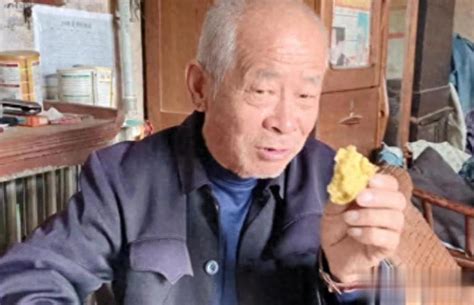 云南一58岁大叔把玉米当饭吃，12月后，身体指标有啥不一样？