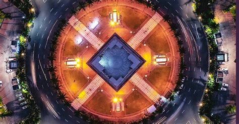 Wisata Di Kediri Wajib Selfie Di Monumen Simpang Lima Gumul Yang Mirip