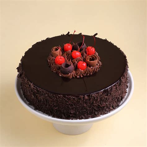 1 Kg Black Forest Cake Online Buysend Black Forest Cake 1kg Order