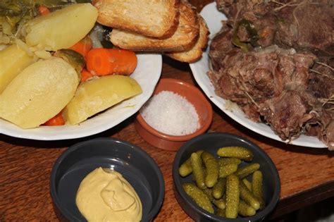 Pot Au Feu A Lancienne Du Jardin Et Du Marché à Lassiette Et à La