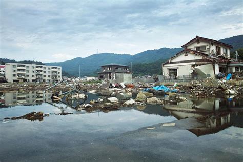 The 10 Deadliest Tsunamis Of All Time