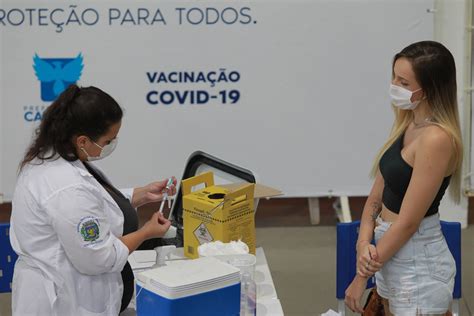 Segundo Dia D Contra A Covid Vacina Pessoas Em Campinas Hora Campinas