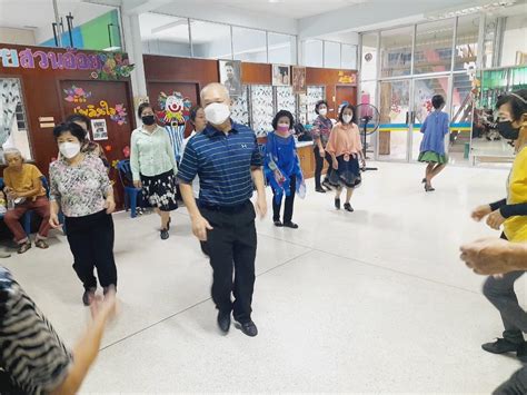 กิจกรรมลีลาศ 🕺🏻ผู้นำกิจกรรม นายศักดา วงษาปัดนา ให้บริการวันจันทร์