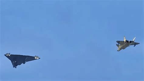 六代機︱「殲 36」再度在成都公開試飛 三發動機全啟動震撼曝光︱有片 星島日報