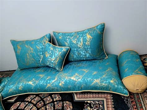 سیت مکمل دوشک با پرده ۲ ماه استفاده شده ۲ کلکین و ۱ دروازه پرده وجالی کتویی ترکی قد ۲ متر ۵۰ جالی ه