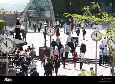 Canary Wharf Clocks Show The Time Just Before 12pm Outside The