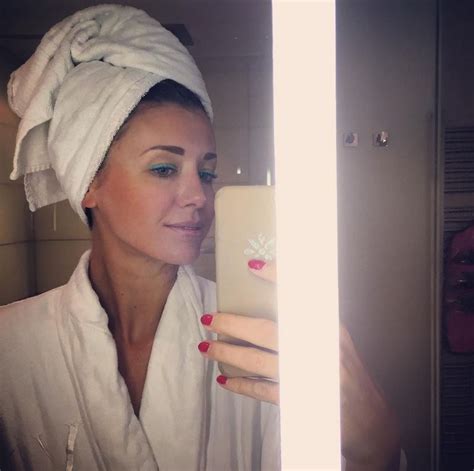 Elena Barolo Nuda In Piscina Foto Sportmediaset