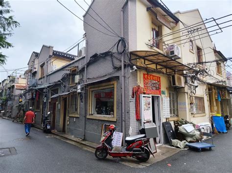 上海黄浦首个“两旧”改造项目二轮意愿征询在签约首日实现生效 浦江头条澎湃新闻 The Paper