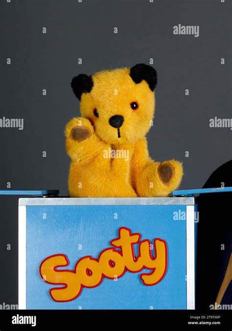 Sooty With Richard Cadell At The Oldie Of The Year 2023 23 11 23 Stock