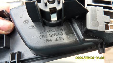 ВЪТРЕШНА ДРЪЖКА ЗА ВРАТА ЛЯВА Ford Fiesta Mk7 ПОВДИГАТЕЛ 3d 8a61 A22601