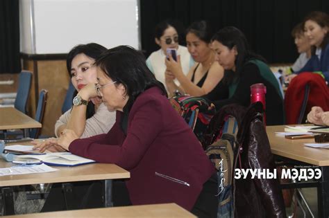 ФОТО Хөгжлийн бэрхшээлтэй хүүхдүүдэд тулгамдаж буй асуудлыг хэлэлцэж байна