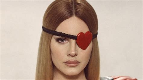 لانا ديل راي الوجه الإعلاني الجديد لماركة سكيم لـ كيم كارداشيان صور