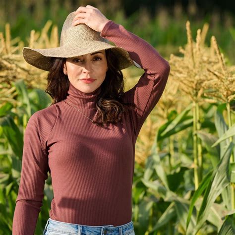 Emmanuelle Vaugier 02 05 2023 CelebMafia