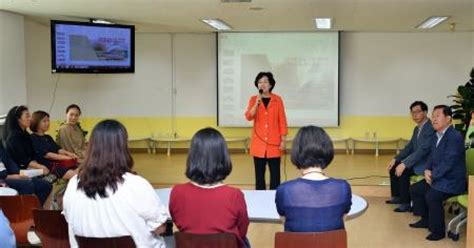 박춘희 송파구청장 오금초 도서실 리모델링 개관식 참석