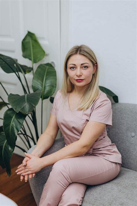 Young Woman Master Of Laser Hair Removal Laser Apart Woman Smiles