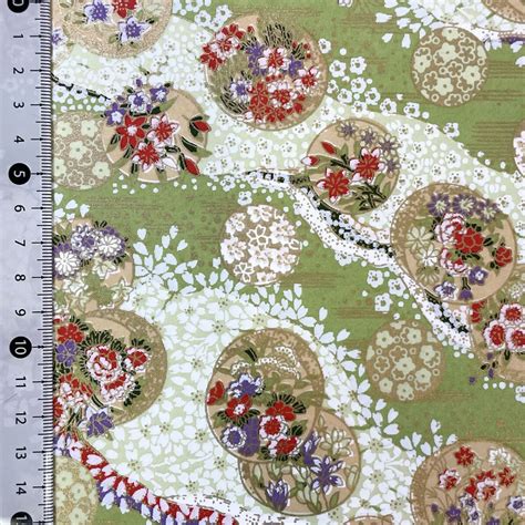 華やかな友禅紙 Yuzen Dyeing 桜ちらし 花筏に季節の花の丸紋 約63x95㎝ 森田和紙オンラインショップ《倭紙の店》