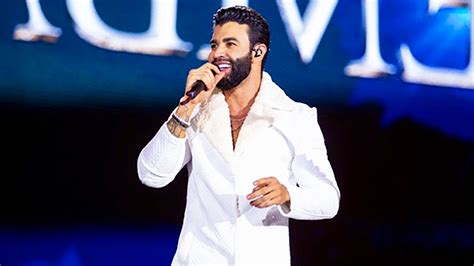 Gusttavo Lima Inicia O Lan Amento Do Dvd Embaixador Anos