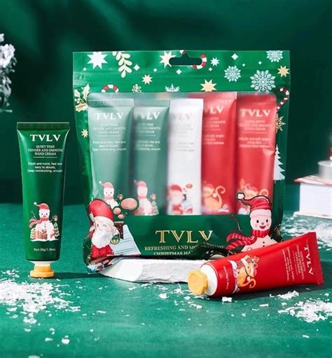 Новогодний набор кремов для рук 5в1 от Tvlv ️Цена 100р Этот