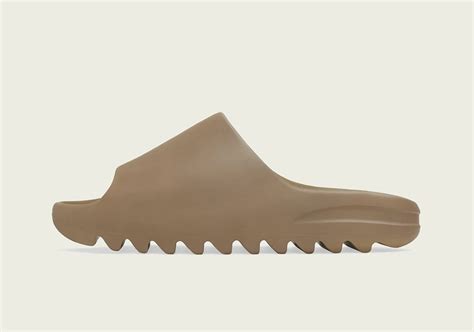 速登记Yeezy 拖鞋国内第二波发售预售价格小两千 球鞋资讯 FLIGHTCLUB中文站 SNEAKER球鞋资讯第一站
