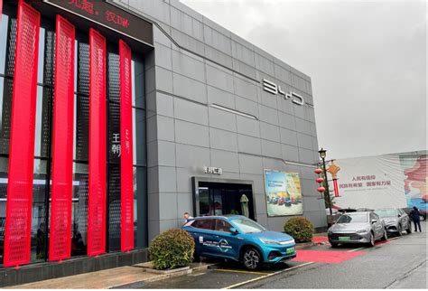 国庆探店比亚迪，火爆程度超乎想象 知乎