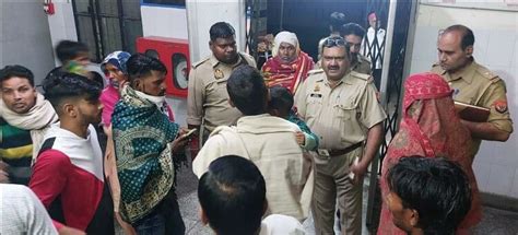 Saharanpur Newsश्रद्धालुओं की ट्रैक्टर ट्राली पलटी एक की मौत 30 घायल