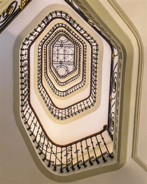 Le mythique escalier du Carlton à Cannes Pour les douzième Flickr