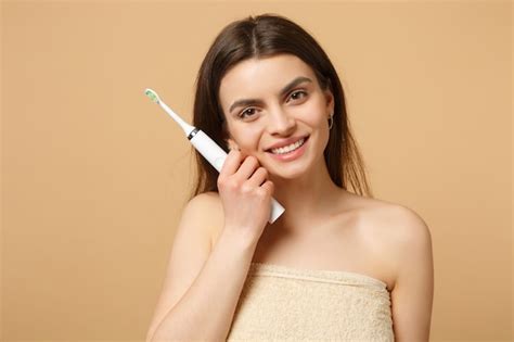 Premium Photo Close Up Brunette Half Naked Woman With Perfect Skin Nude Make Up Hold Brush