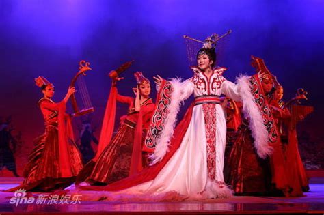 图文李玉刚四美图首演 李玉刚昭君出塞 影音娱乐 新浪网
