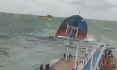 Major Oil Spill In Black Sea After Two Russian Tankers Wreck Knews