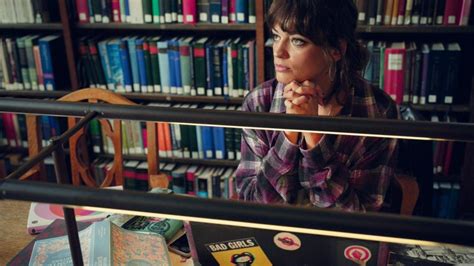 Sex Education Κυκλοφόρησαν νέες αφίσες για την 4η σεζόν