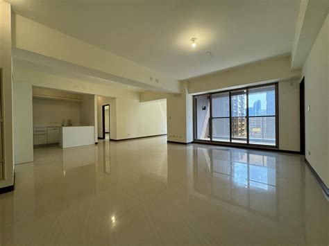 亞灣發大財 全新未住一坪不用33萬超大室內四房平車 室內陽台46652坪 一層兩戶不閑雜 唐吉訶德大立百貨走路三分鐘