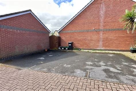 Selwood Close Weston Super Mare Bs22 1 Bedroom End Terrace House For
