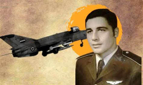 خلبانی که ۴۳ سال در زندان اسد بود آزاد شد عکس