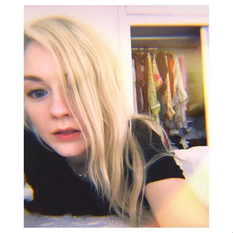 Emily Kinney So Cute On Selfie Like A 20yo Girl 39 Photos The