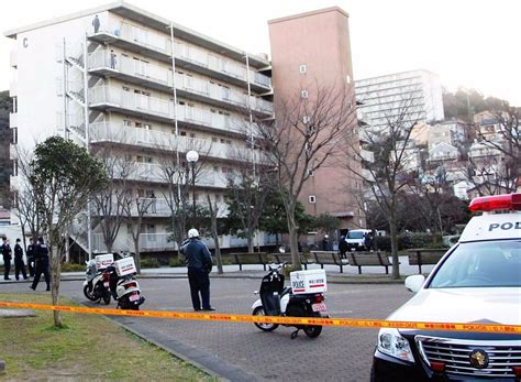 拳銃奪われ発砲 警官重傷、容疑の男逮捕 社会 カナロコ By 神奈川新聞