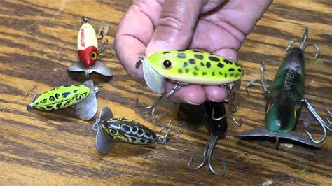 Jitterbug Topwater Lure Catches Largemouth Bass With Its Side To Side