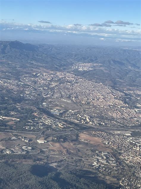 Trànsit Aeri de Catalunya on Twitter RT VadeAviones La montaña de Montserrat y la ciudad de