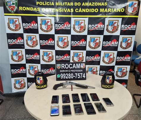 Dupla suspeita de assaltar ônibus é encontrada espingarda e 11