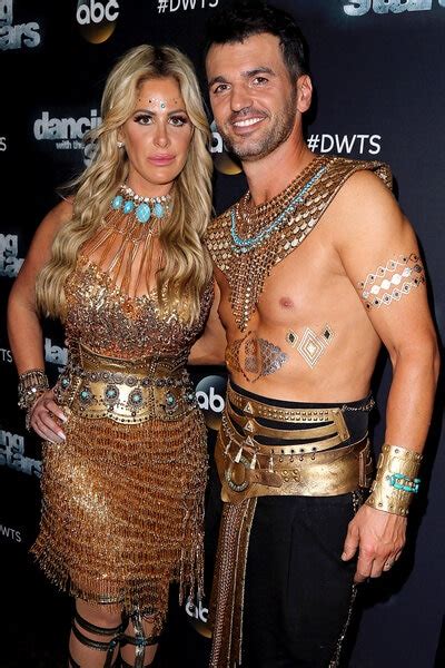 Kim Zolciak Biermann Debuts Her Salsa On Dwts Howd She Do