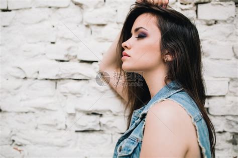 美丽的年轻女青年嬉皮士高清图片下载 正版图片504957116 摄图网