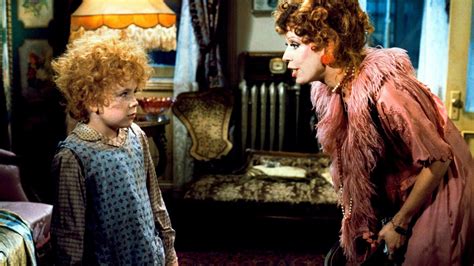 Tim Curry And Carol Burnett Filmed A Million Dollar Annie Scene That