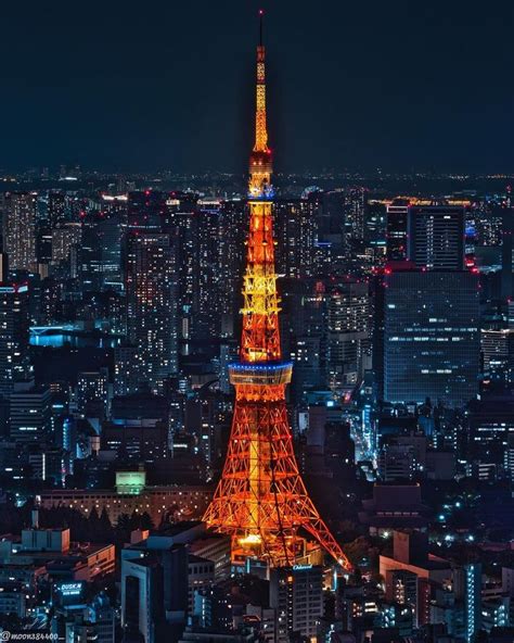 moon384400 s Instagram post 定番構図 東京タワーと東京の夜景 六本木 六本木デート 六本木ヒルズ