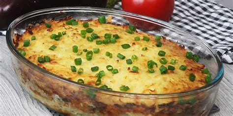 Запіканка з сирої картоплі і сирого фаршу в духовці