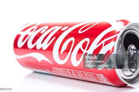 Cocacola 수 있는 흰색 바탕에 흰색 배경 0명에 대한 스톡 사진 및 기타 이미지 0명 2015년 마실 것 Istock