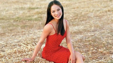 Kristin Kreuk Sexy