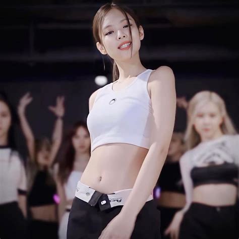 Pwar Online Shops နှုတ်ခမ်းခြောက်တာ💋 နှုတ်ခမ်းကွဲပီးအဖက်လန်တဲ့သူတွေအတွက် 💋 🍓🍒🍑🌰အသီးအနံ့မွှေးမ