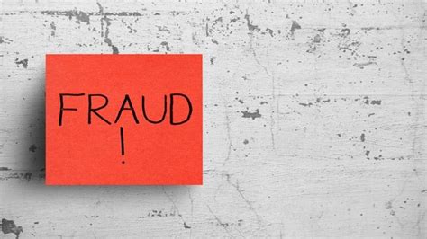 Aadhaar Alert आधार के जरिए न हो आपके साथ फ्रॉड इसलिए ध्यान से करवा लें